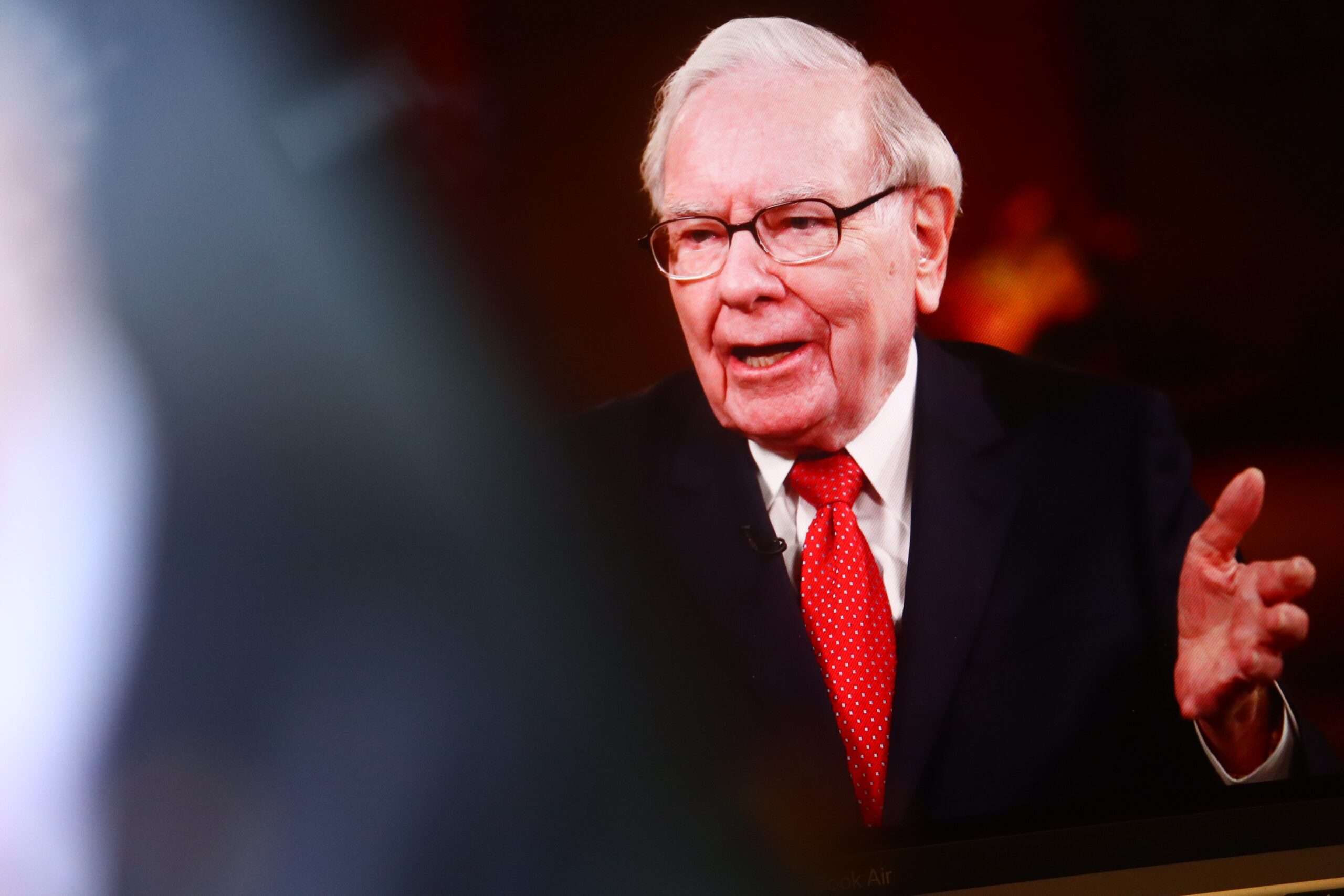 Buffett's Farewell: Reflecting on His Simple Words and Succession ...